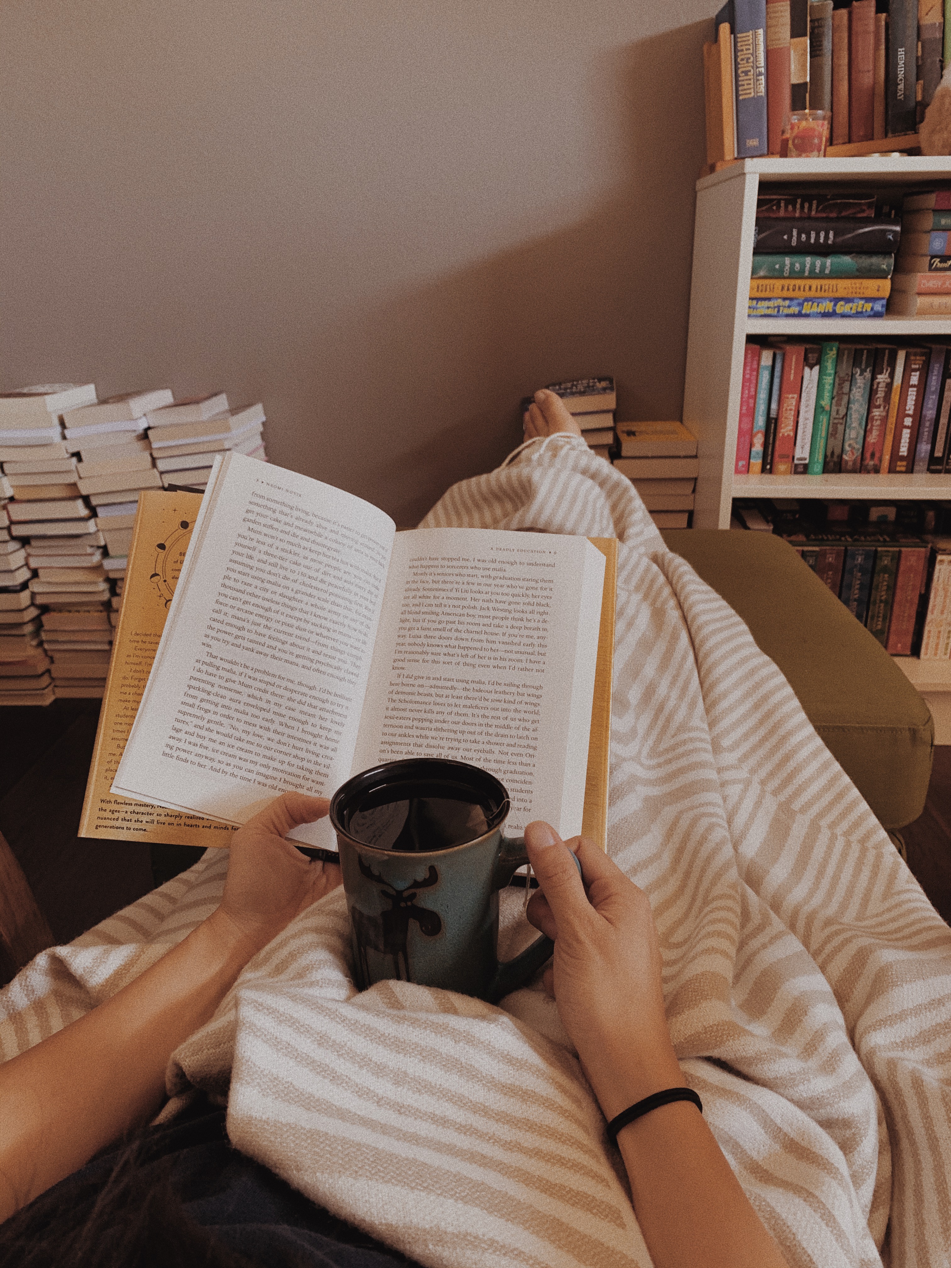 How I Make the Time to Read – Simone and Her Books