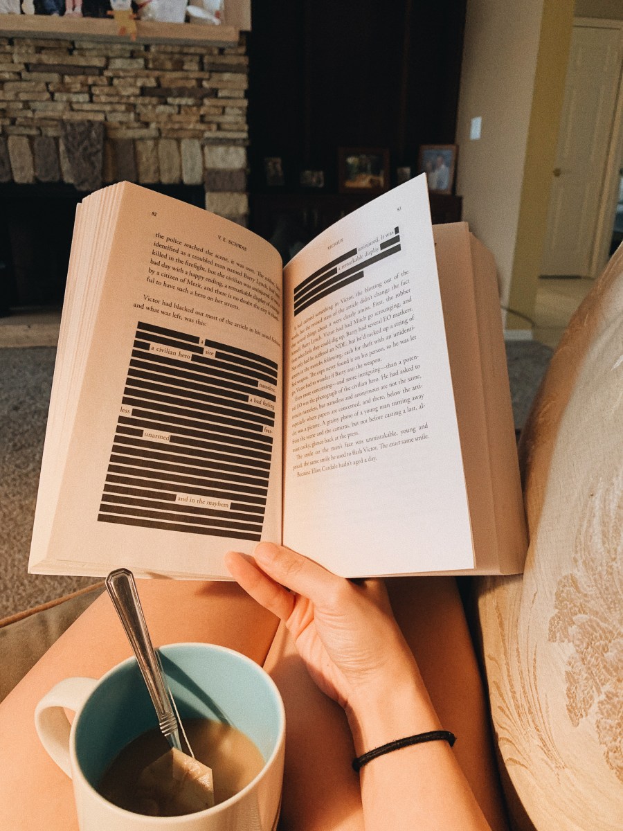 Vicious by VE Schwab // Book Review – Simone and Her Books